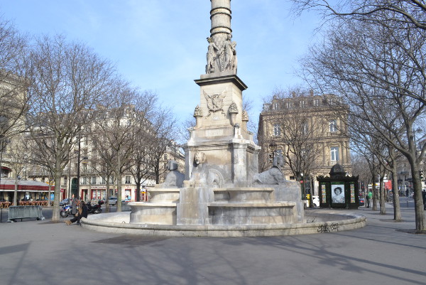 Art et glam: Sur la place du Châtelet, Paris 1er
