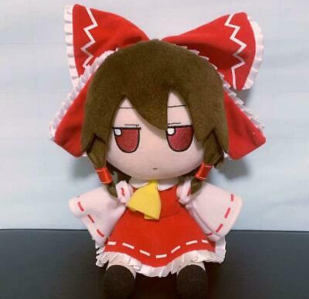 Hakurei shrine: Introducing reimu and youmu fumo