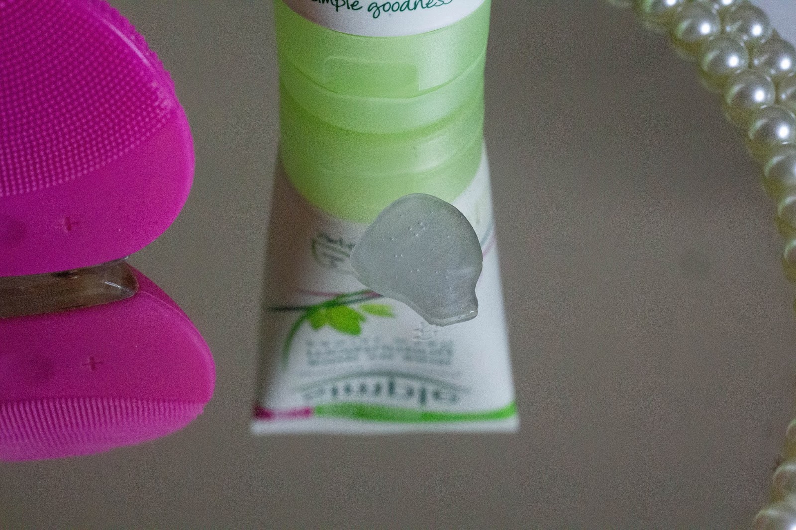 VEIO NA GLAMBOX! SABONETE FACIAL CREMOSO SIMPLE - Vivi Oliveira VEIO NA GLAMBOX! SABONETE FACIAL CREMOSO SIMPLE - Vivi Oliveira
