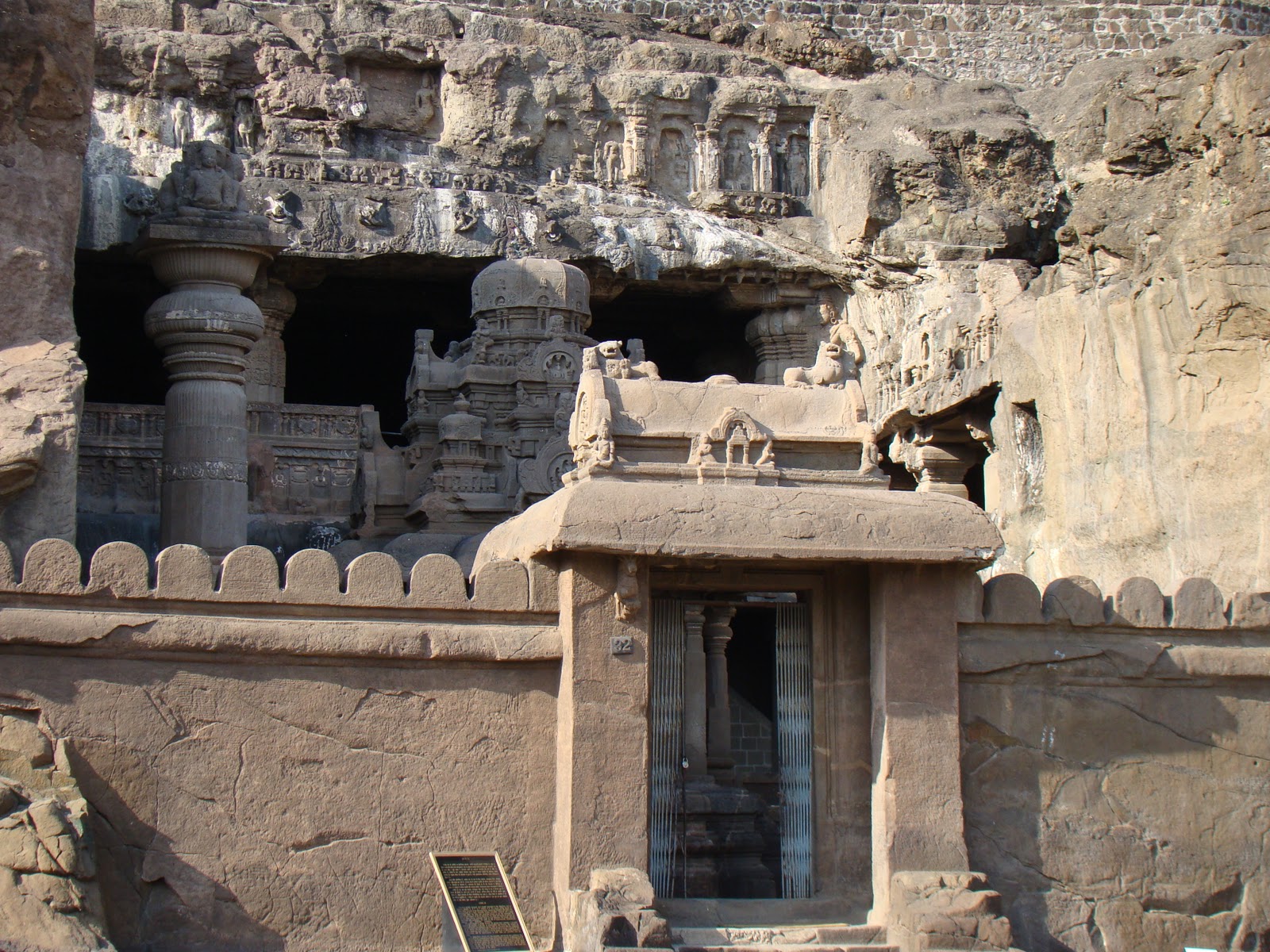 Ātmaprajñānanda Saraswati: Indian Rock-cut Architecture