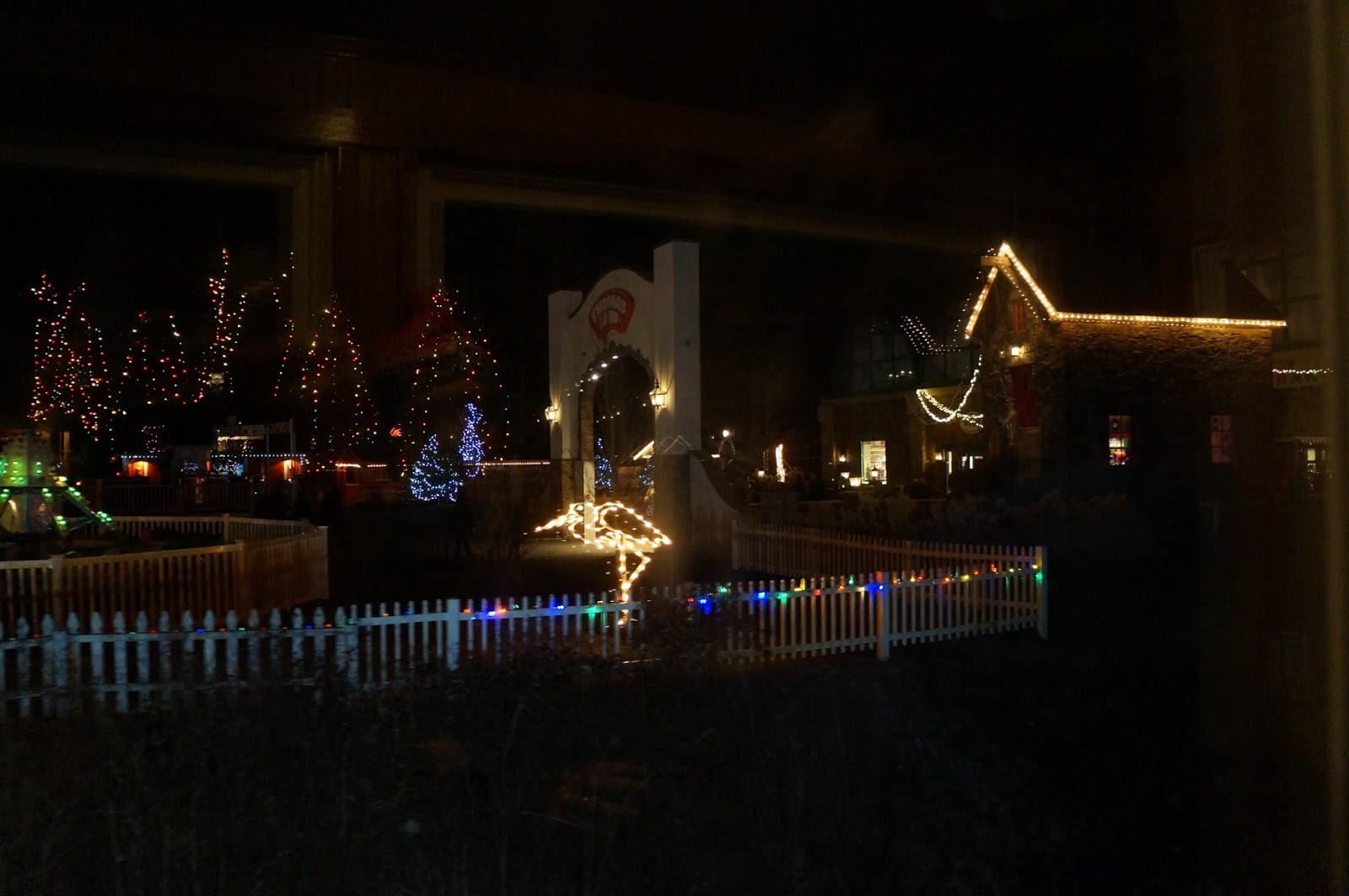 Evan and Lauren's Cool Blog: 12/12/16: Edaville USA Festival of Lights ...