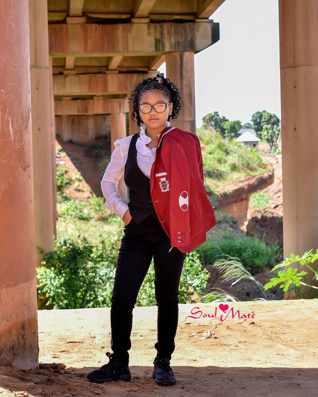 Little Daniella has never met her father since she was born.