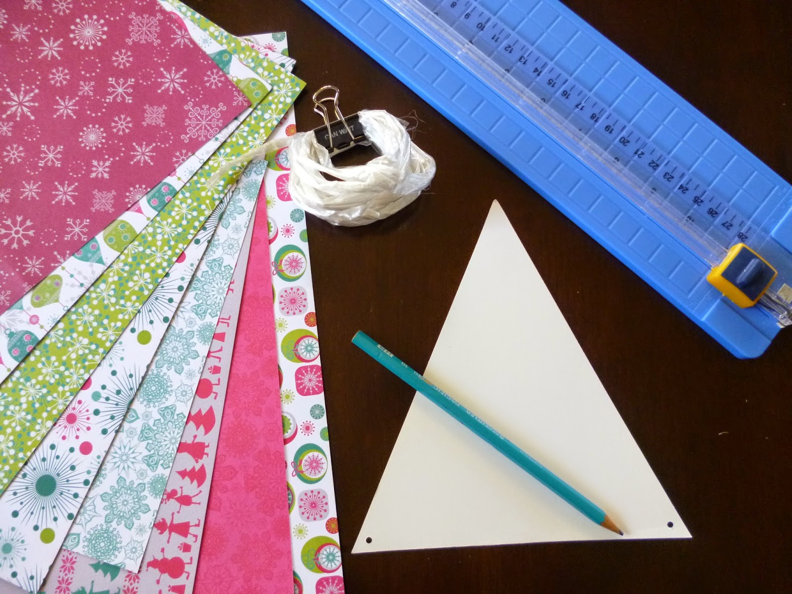 DIY: Christmas Bunting in 5 Easy Steps! - Teacher by trade, Mother by ...