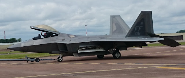 Jet & Prop by FalkeEins: F-22 Raptor rampage - spectacular display at ...