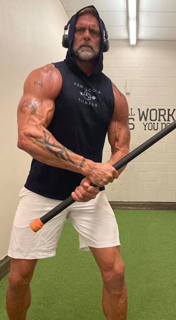 Geezercise: INSPIRATION: Lee Bear Smith