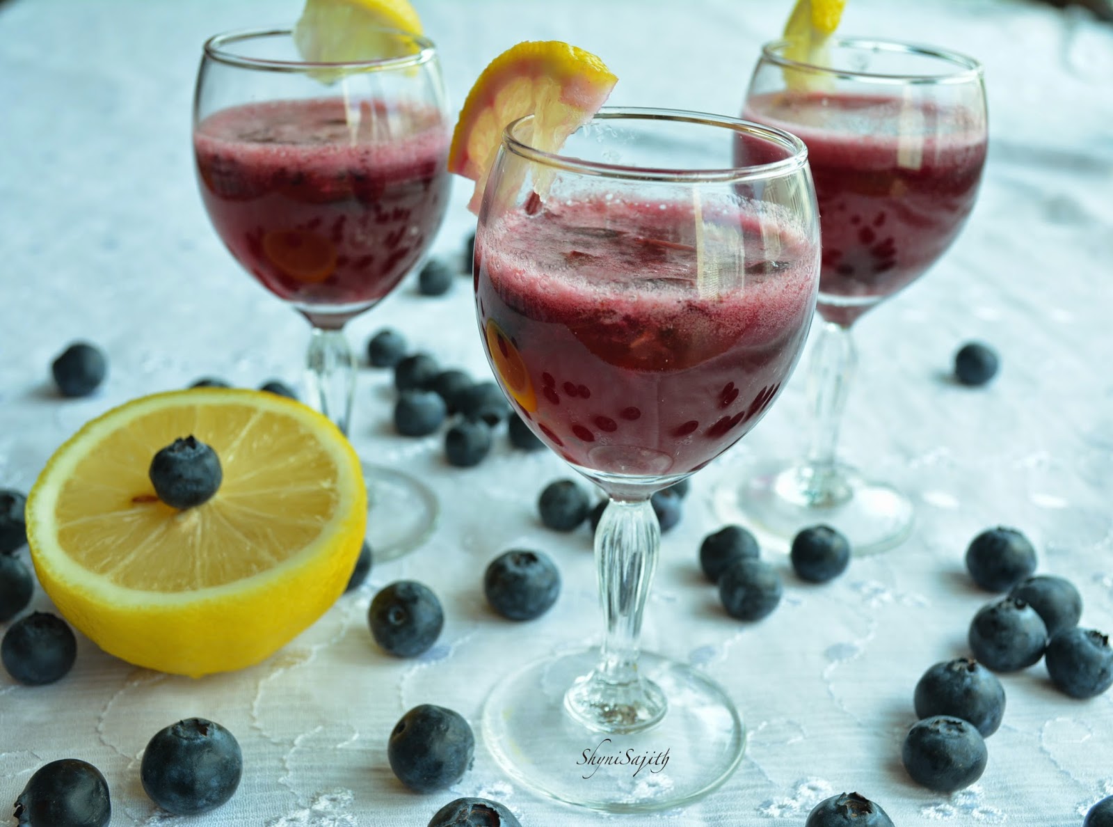 My Cooking Experiments.........: Fizzy Blueberry Lemonade