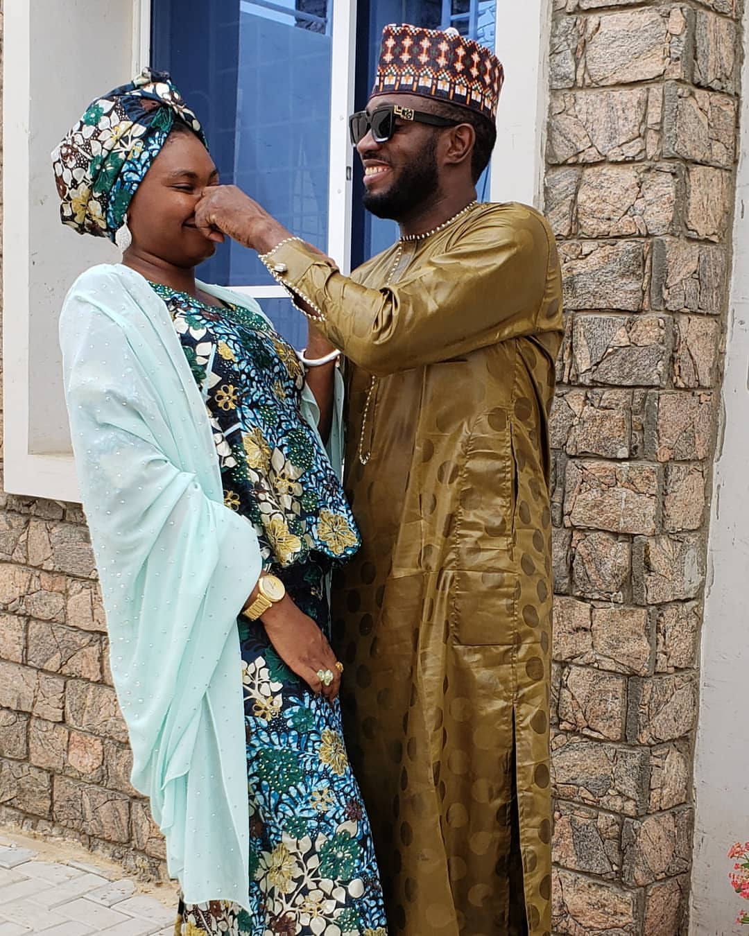 Wasu Daga Cikin Zafaffan Hotunan Sadiq Sani Sadiq Tare Da Iyalinsa ...