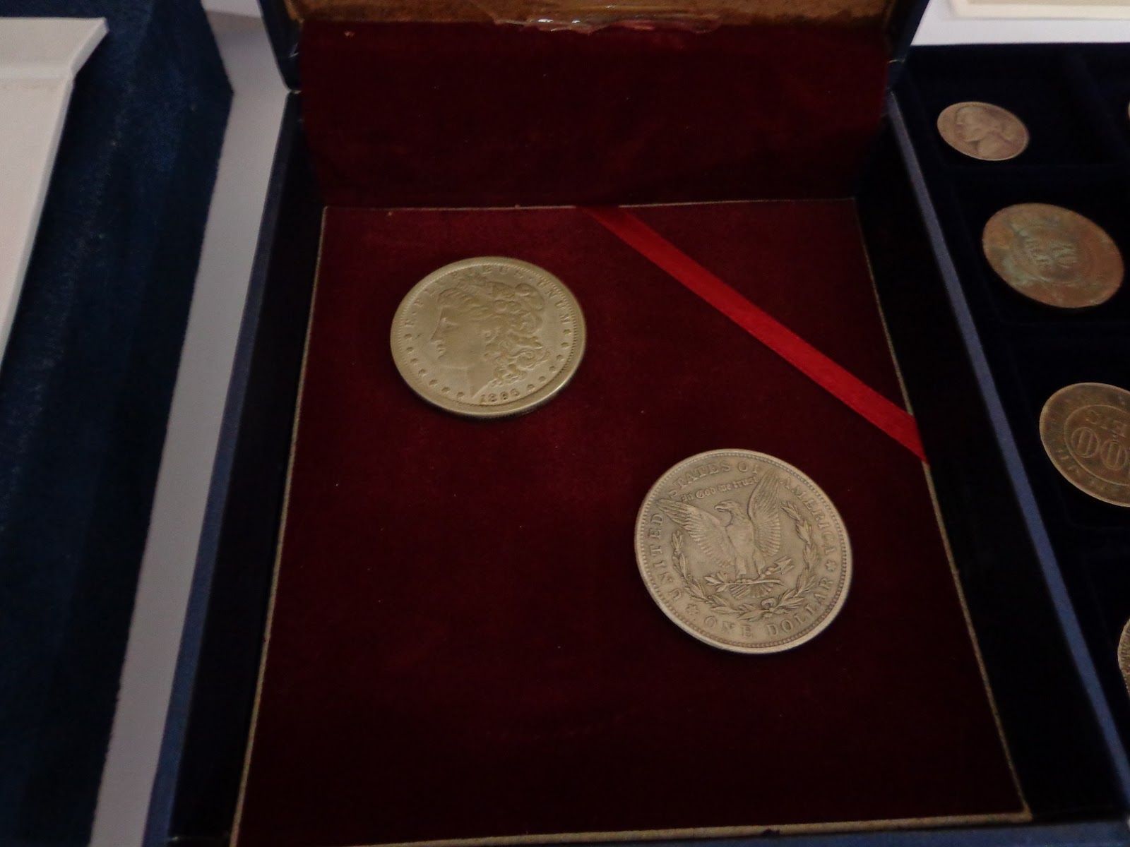 LISTA DE PRODUTOS: RARO LOTE DE MATERIAL NUMISMÁTICO E FILATÉLICO