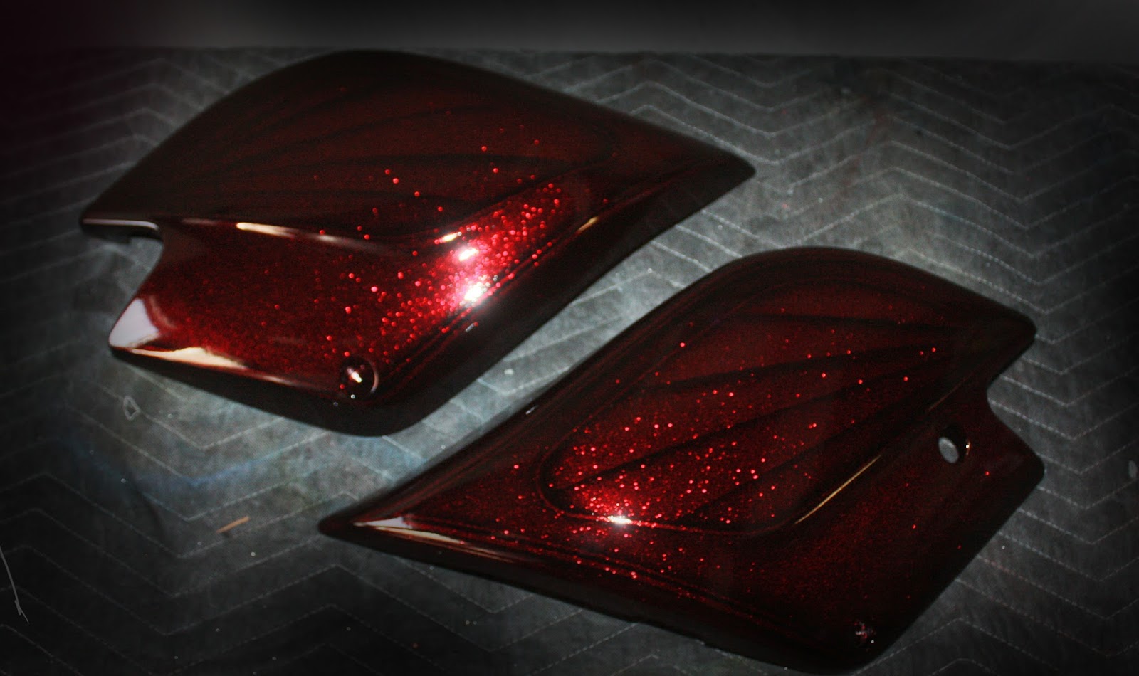 Online Motorcycle Paint Shop: Candy red metal flake on black