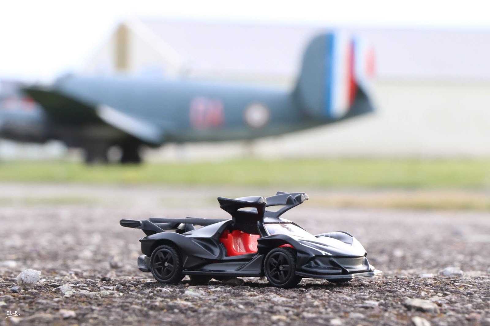 Apollo IE par Siku, la voiture de tous les superlatifs ! - Mininches