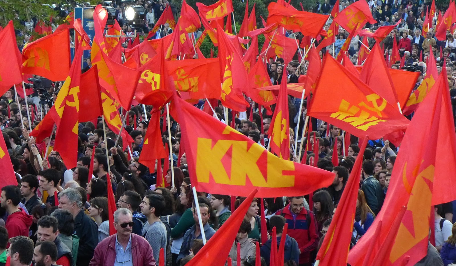 Το στέκι της έλξης : KKE: Καταψήφισε κανονισμούς που παραδίδουν στο ...