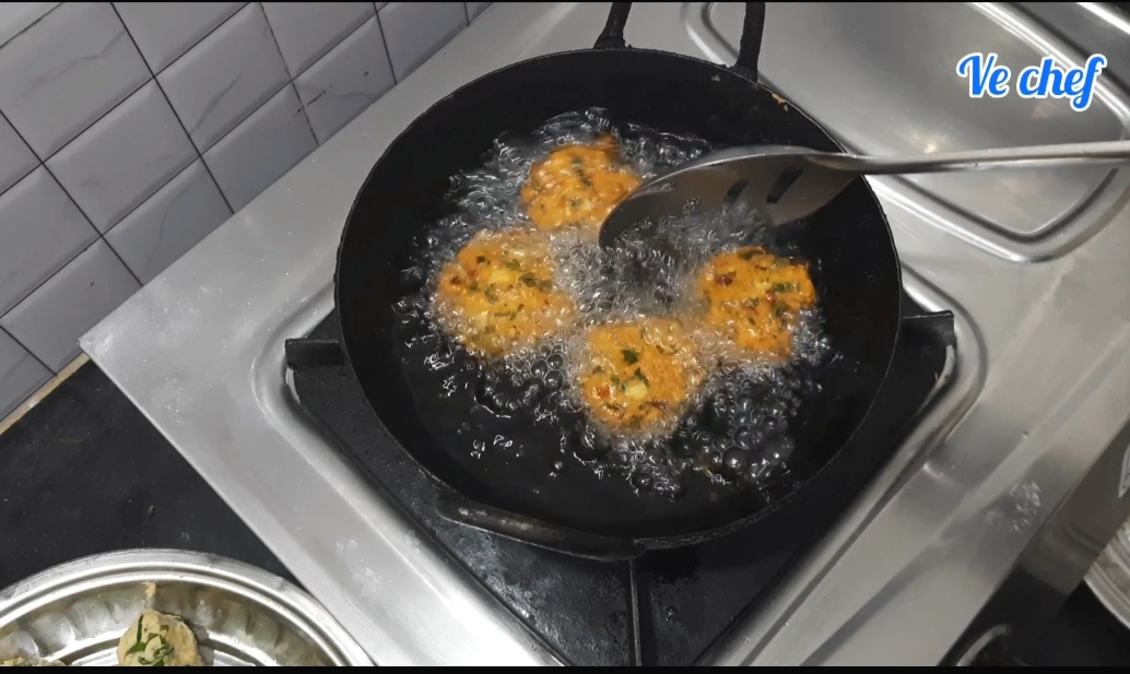 Red Gram Vada/ Dhal vada / Toor dal vada / துவரம் பருப்பு வடை/ तुअर दाल वडा