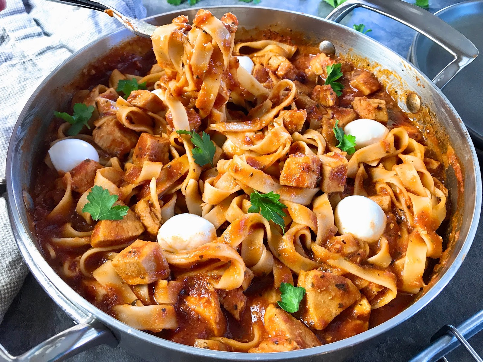 Pasta with Chunky Chicken Marinara Sauce