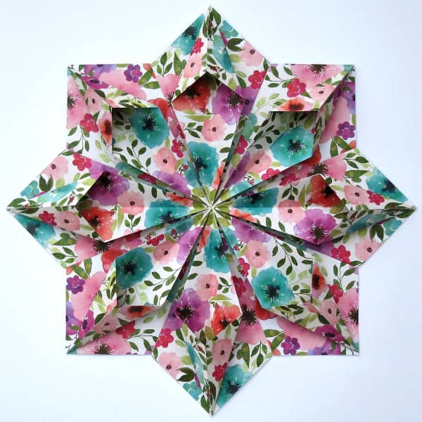 Creative Modular Origami Wreath - Paper Meditations