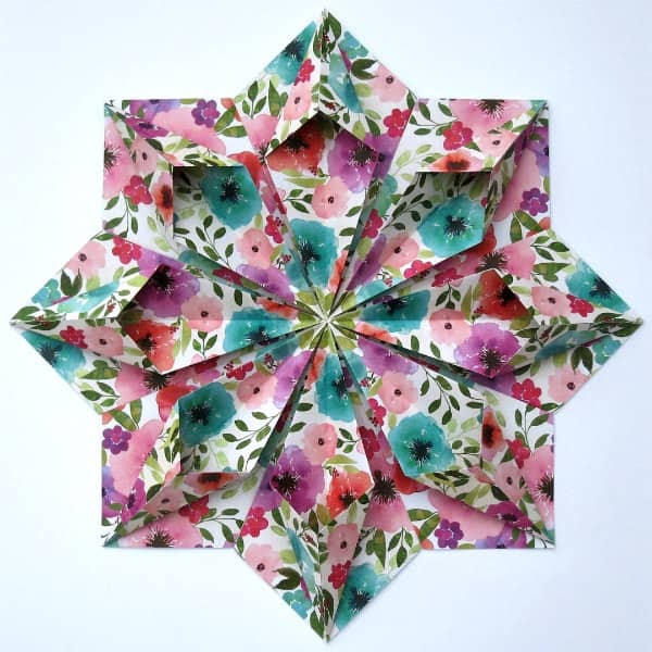 Creative Modular Origami Wreath - Paper Meditations