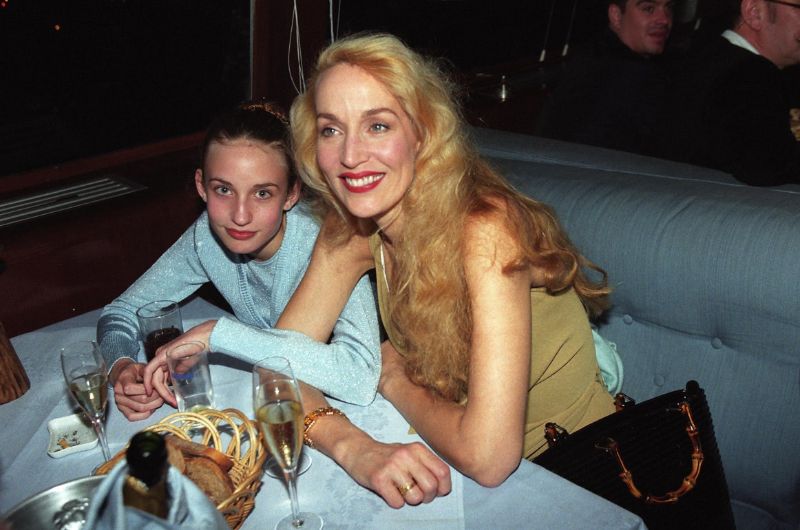 22 Beautiful Photos of Jerry Hall and Mick Jagger With Their Children ...