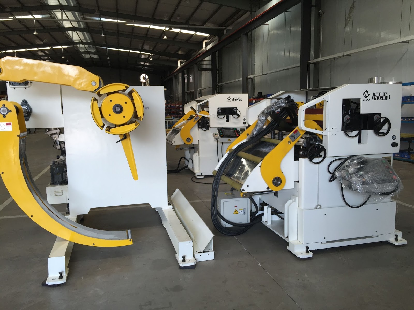 Shenzhen Hong-Er Machine Equipment Co.,LTD: 3 in 1 uncoiler straightener and feeder machine