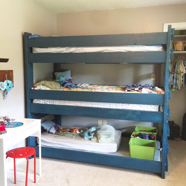 The Via Colony: Triple Bunk Bed DIY (Link With Plans)