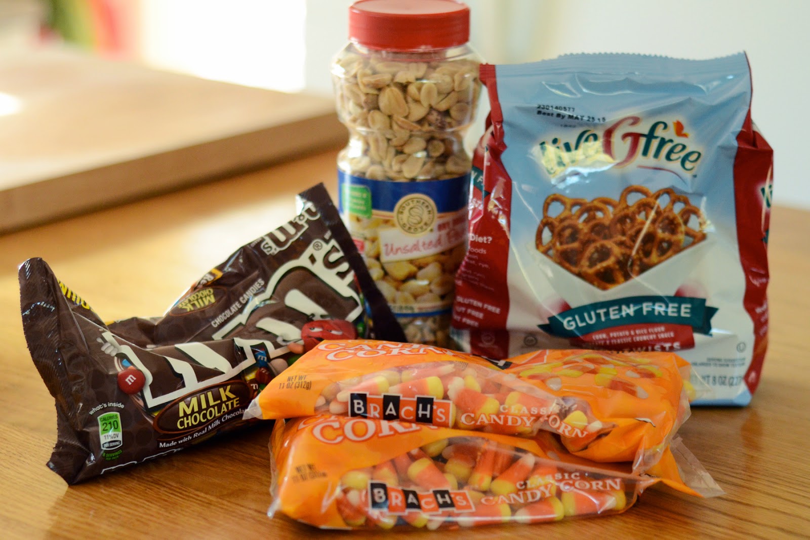 natalie creates: girls' weekend fall goodie bags + fall candy mix recipe