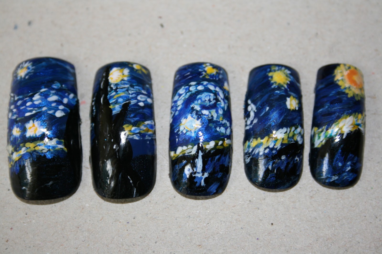 NAIL ART #1__ Van Gogh — Bow of Moon