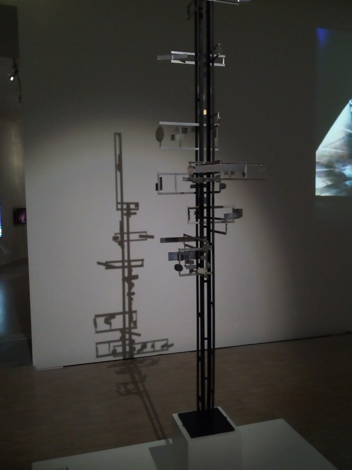 V&A: Tour Lumière Cybernétique de La Défense - Nicolas Schaffer (1970)