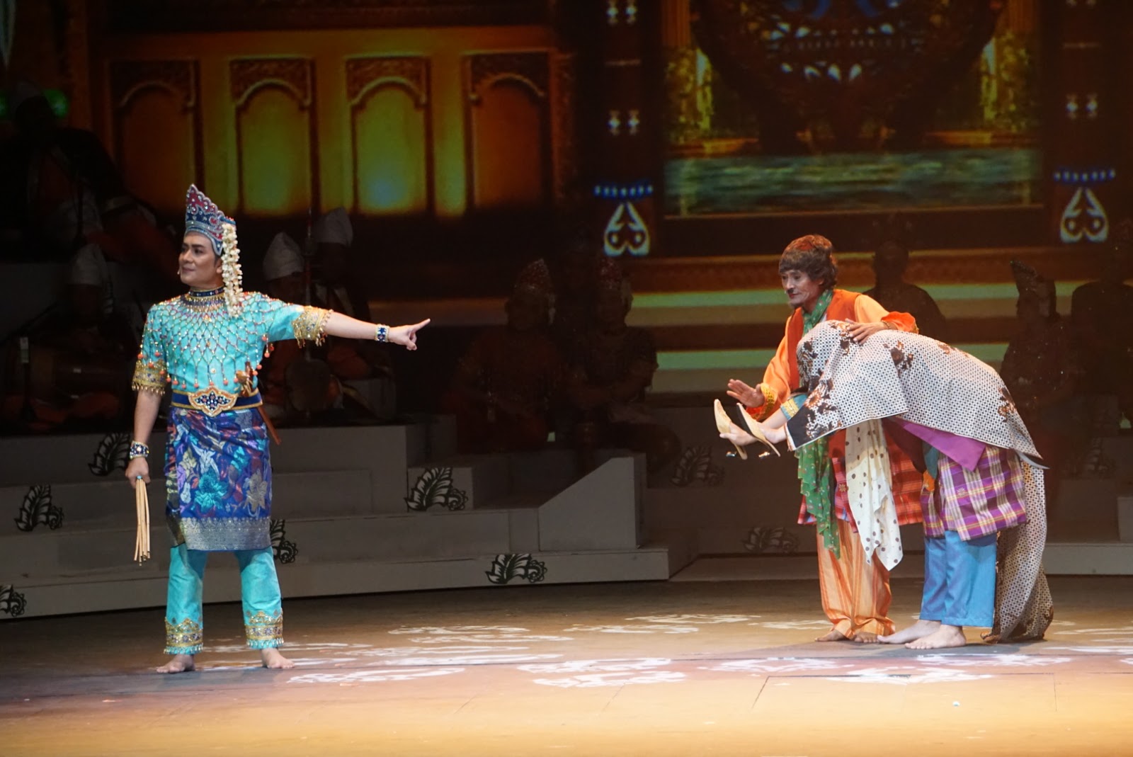 TEATER MAKYUNG RAJA BESAR MAHA GADING ANGKAT SENI MAKYUNG DALAM ...