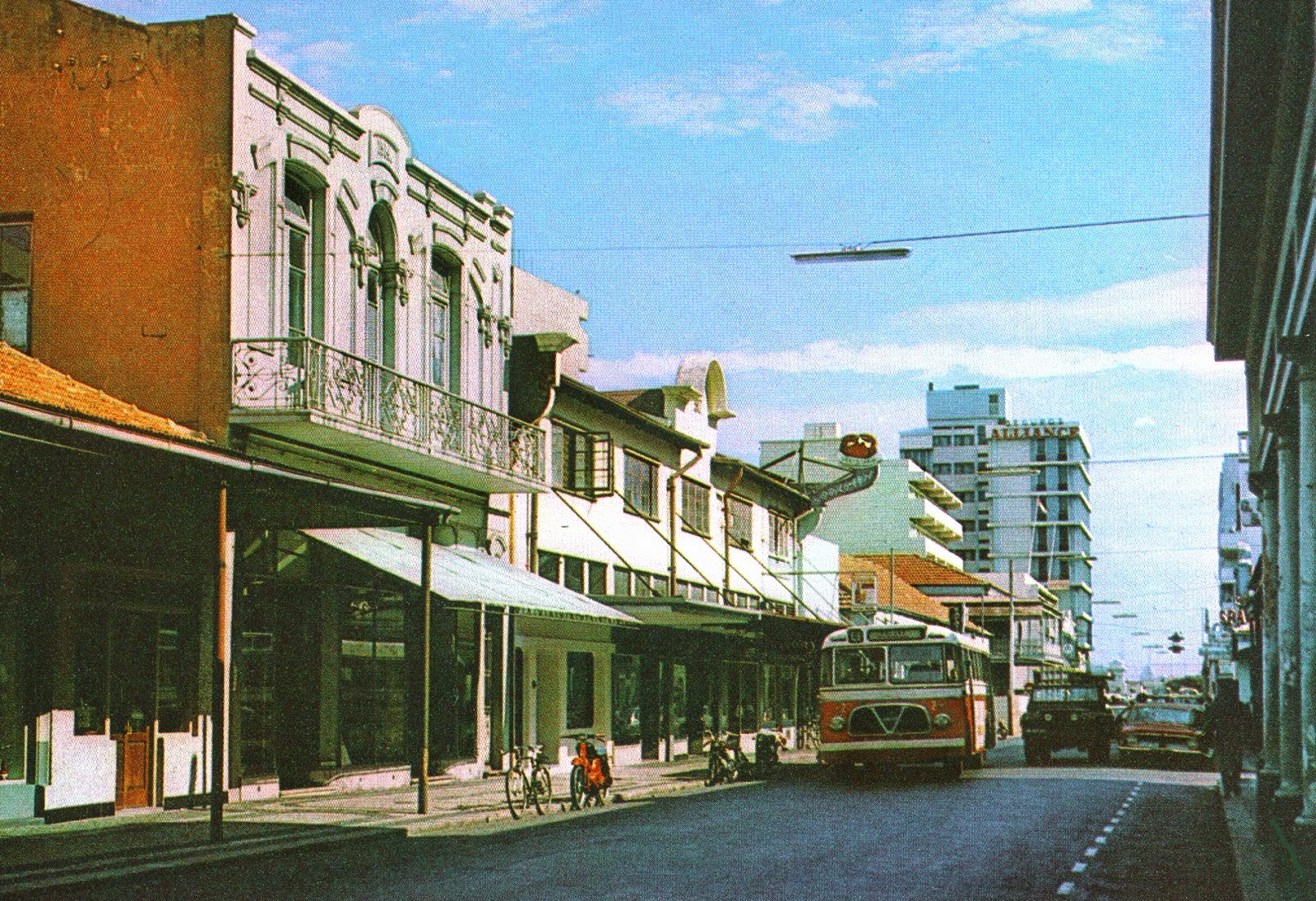Prédio de 1914 na Consiglieri Pedroso em ruínas, Baixa de Maputo