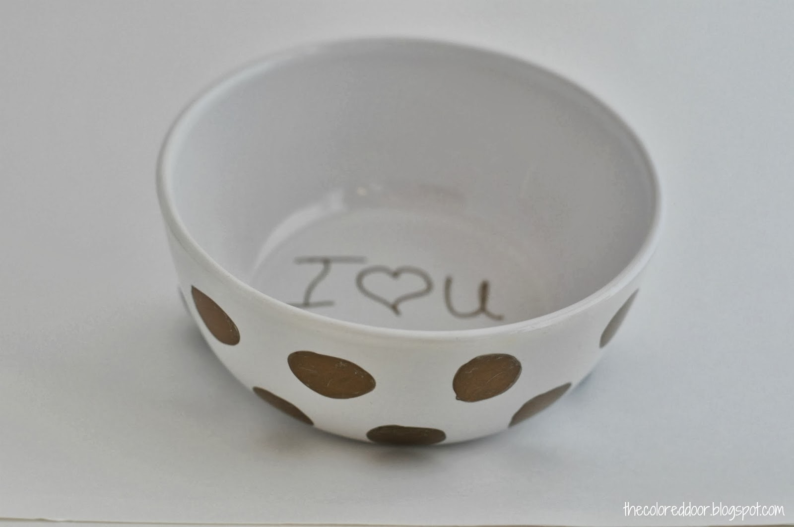 the colored door: Sharpie Polka Dot Bowls