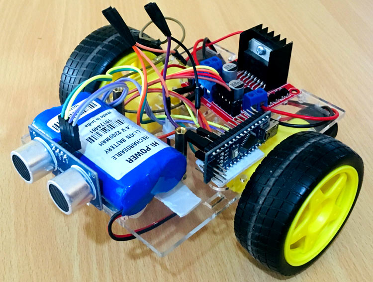 Robot using Arduino and Ultrasonic Sensor