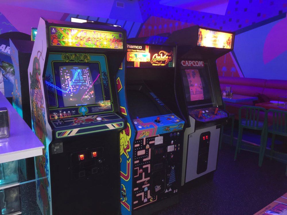Things To Do In Los Angeles: Game Over Pizza & Adults Only