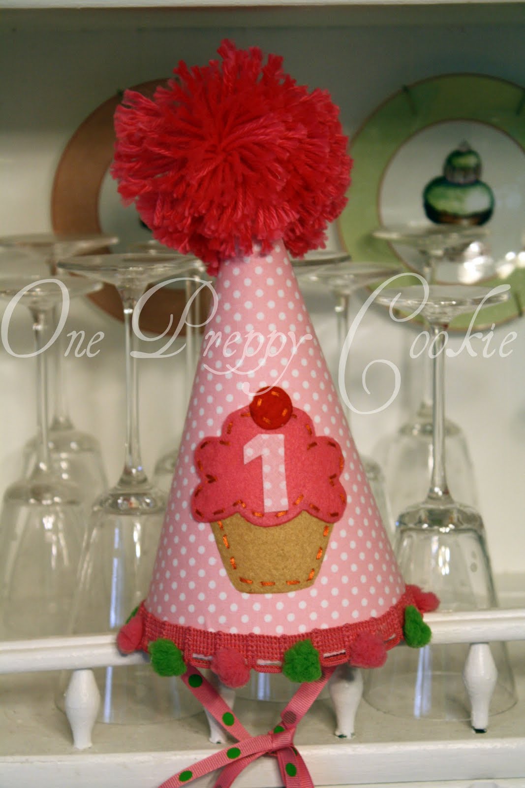 One Preppy Cookie: TUTORIAL: How to Make a No Sew Party Hat