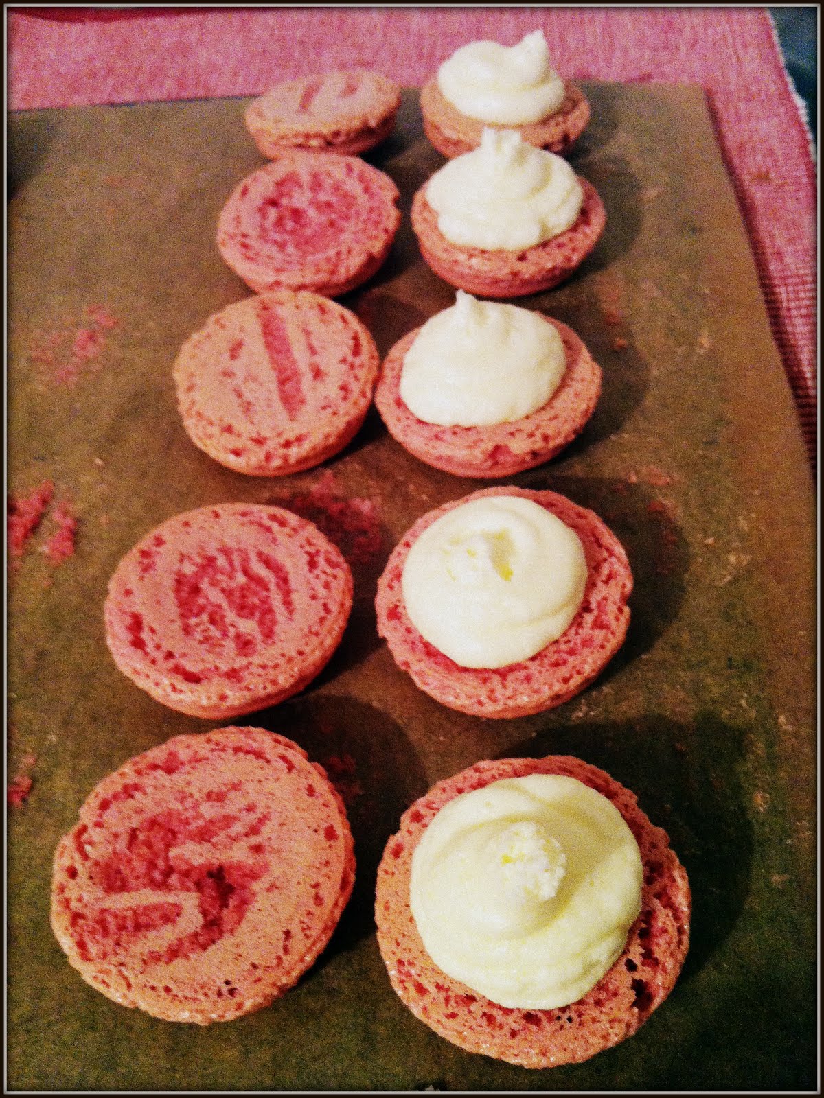 my little kitchen and me: Macaron part 5 - Lychee and rose macarons