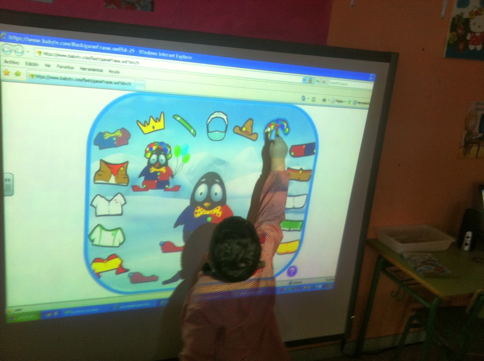 Cole de colores: "DISFRAZAMOS AL PINGÜINO BABYTV"