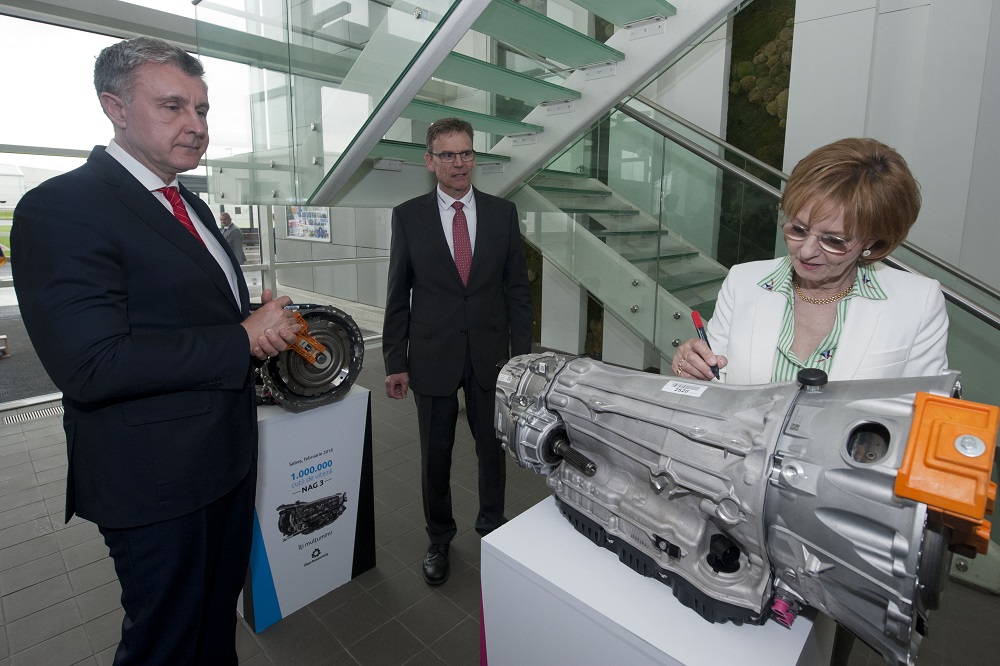 Blue Blood: Chrzciny Archie'go Harrisona + zaległości z Rumunii + więcej