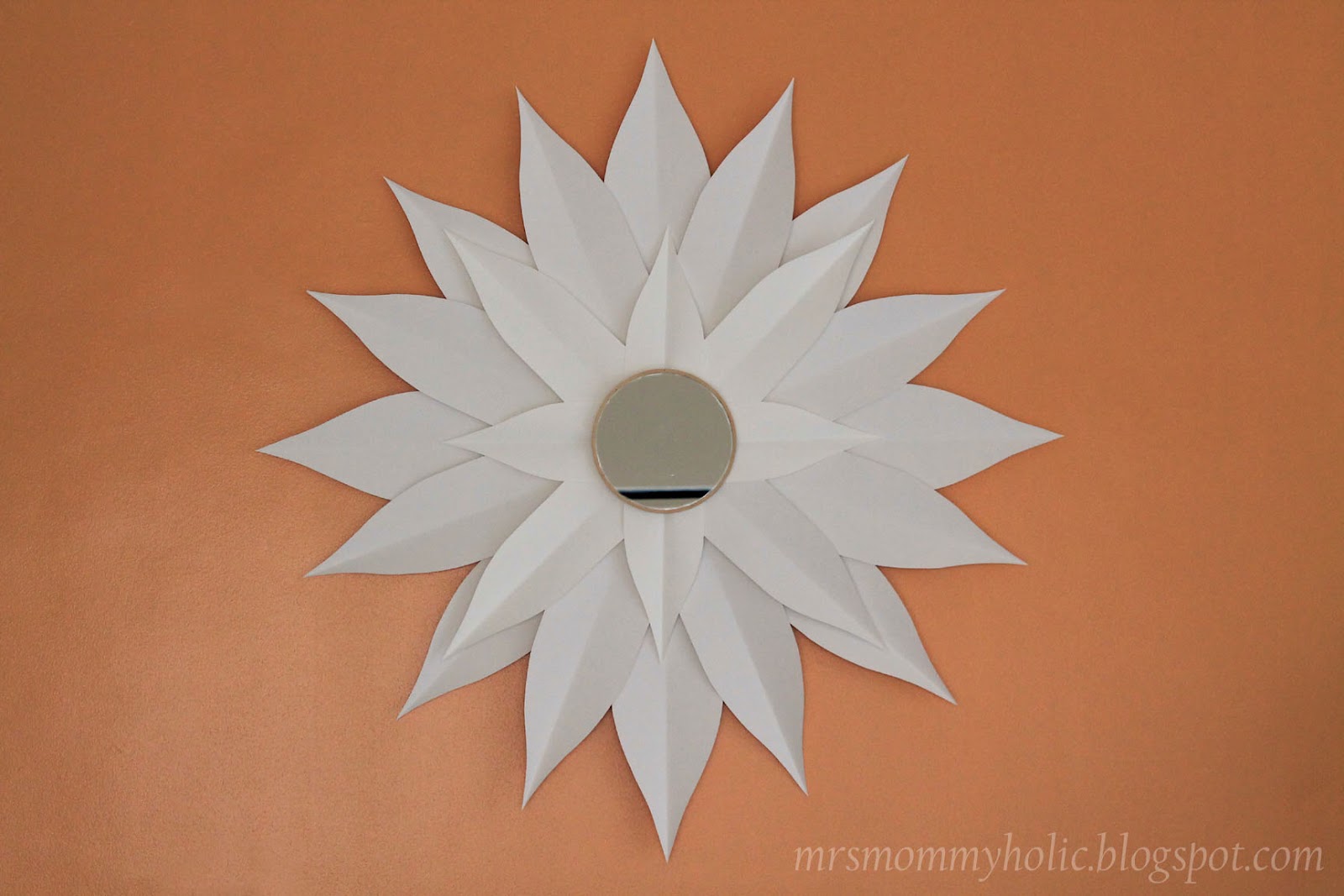 MrsMommyHolic: DIY Sunburst Mirror (made from poster board)