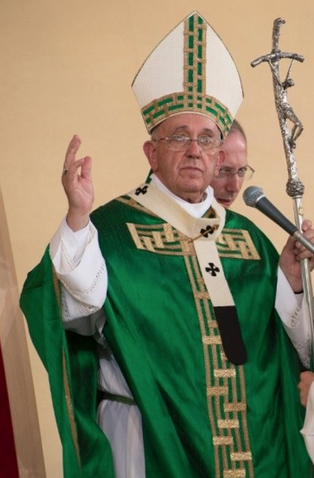 Liturgia Papal: Elenco de mitras del Papa Francisco