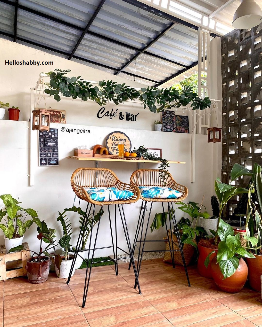 Inspirasi Model Atap Rumah Berbahan Seng, Murah Tapi Menawan ...