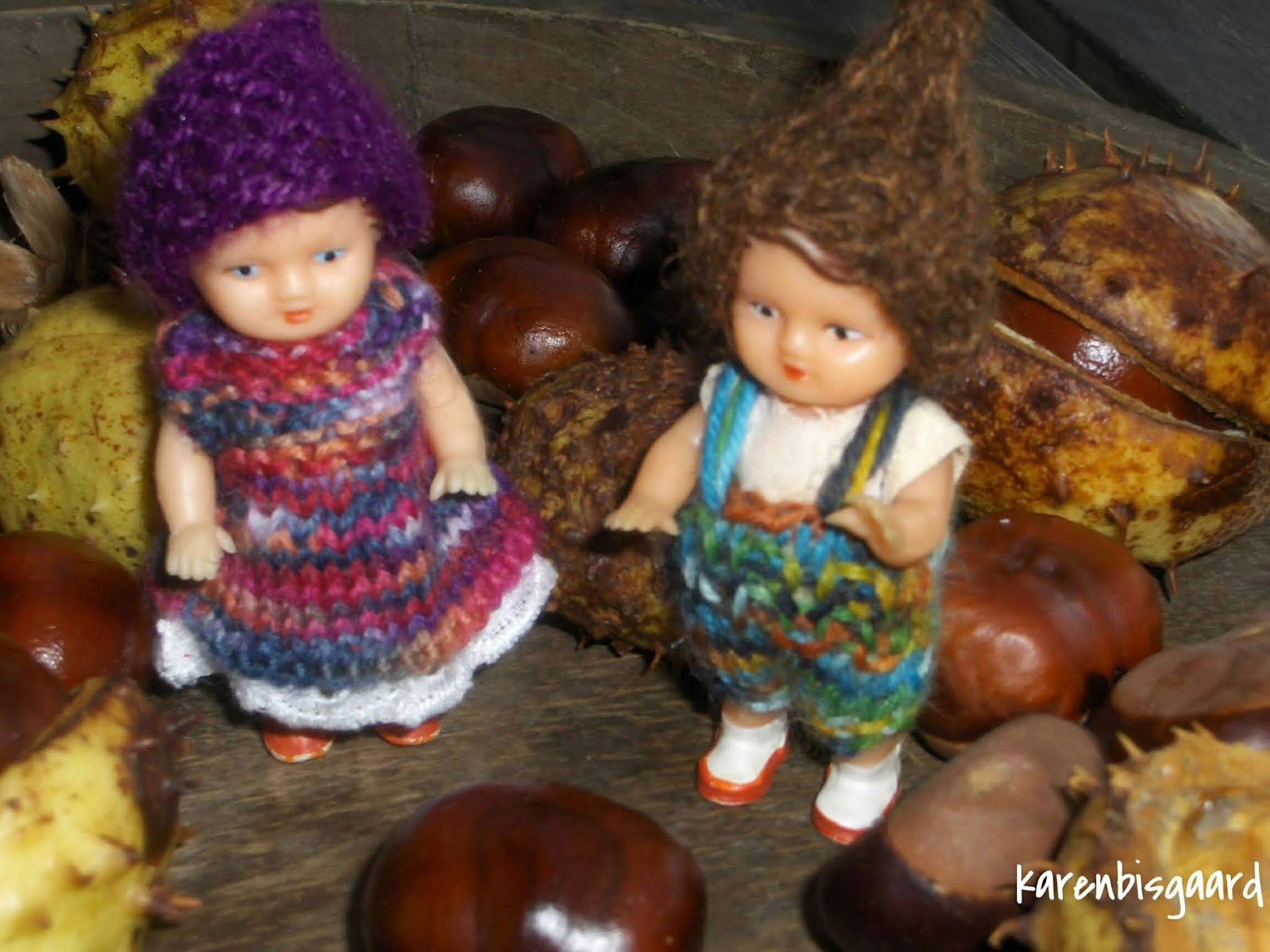 Karen`s Vintage Dolls Photography.: Ari dolls playing with chestnuts.