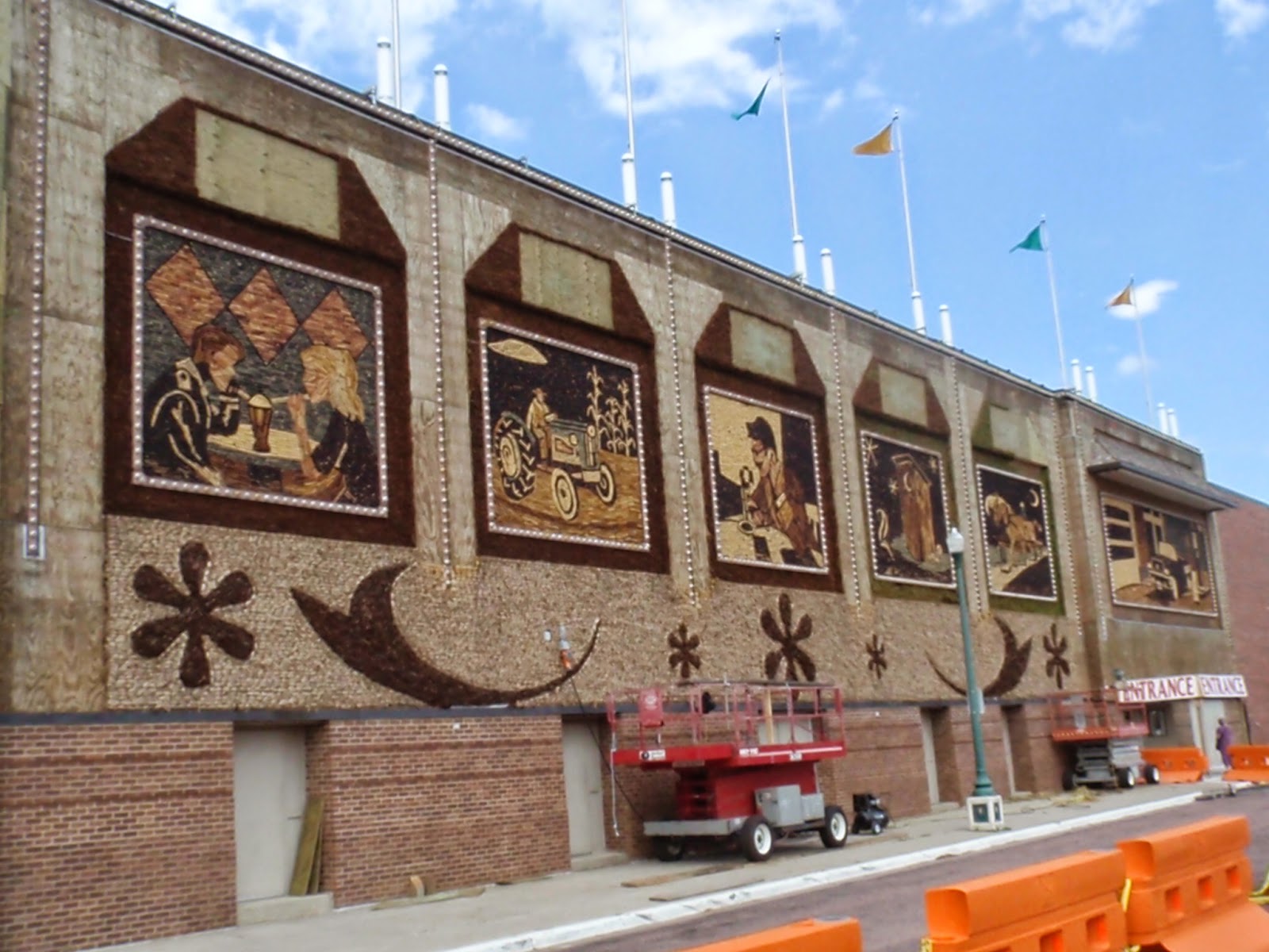 Trip west & Canada 2014: Corn Palace, Mitchell, South Dakota