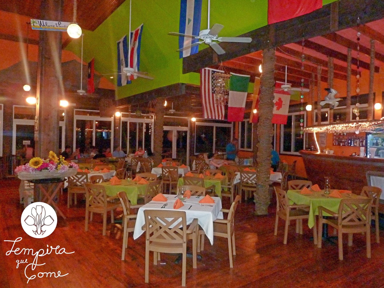 Lempira que Come: Gio's (Roatán). Masters del King Crab