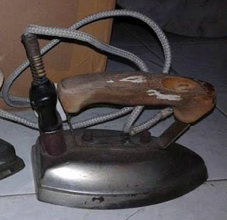 SEJARAH ALAT SETRIKA PAKAIAN | SENI - BUDAYA INDONESIA