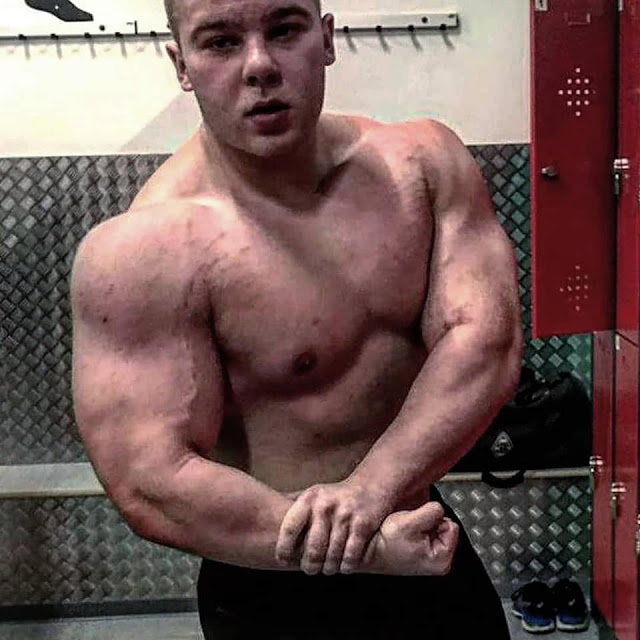 world bodybuilders pictures: maxican bodybuilder Raúl Ramirez from merida