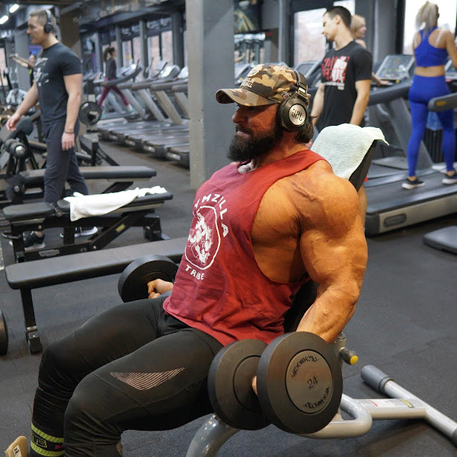 Muscle Lover: Serbian powerlifter and bodybuilder Sasa Lampas