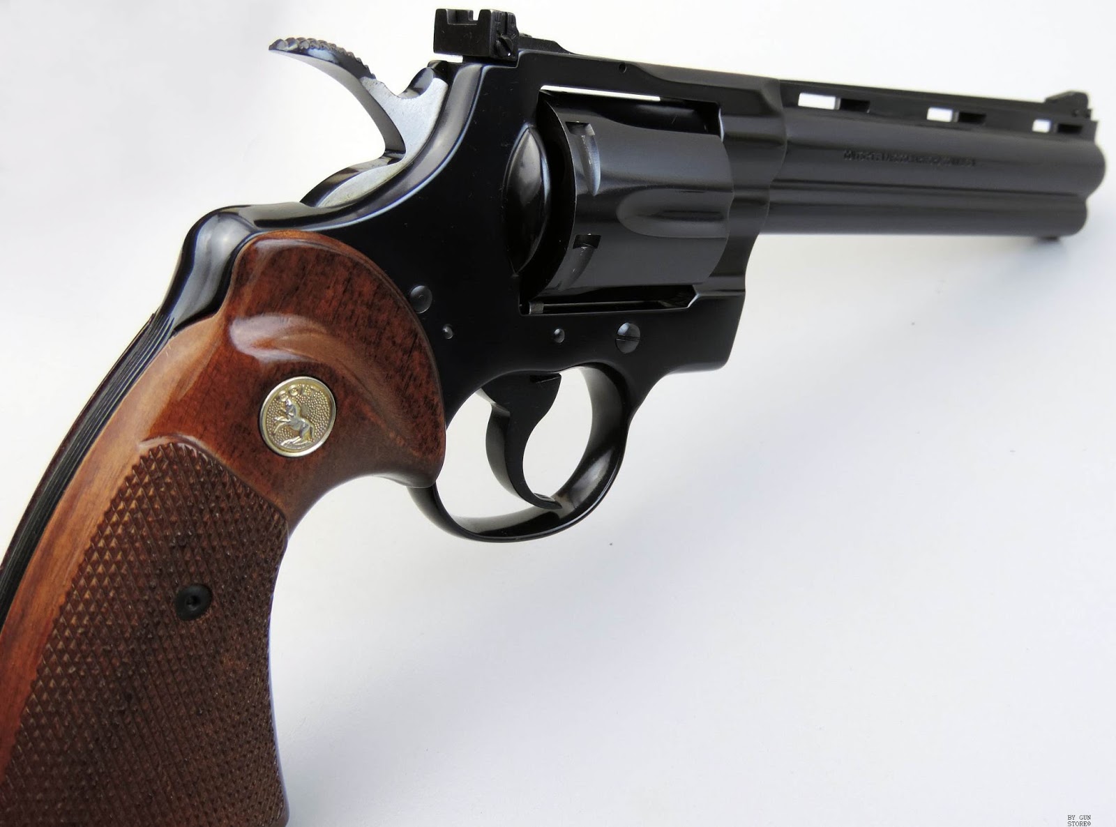 Armi usate web portal: Revolver Colt mod. Python 6″ cal. 357 mag. anno 1977