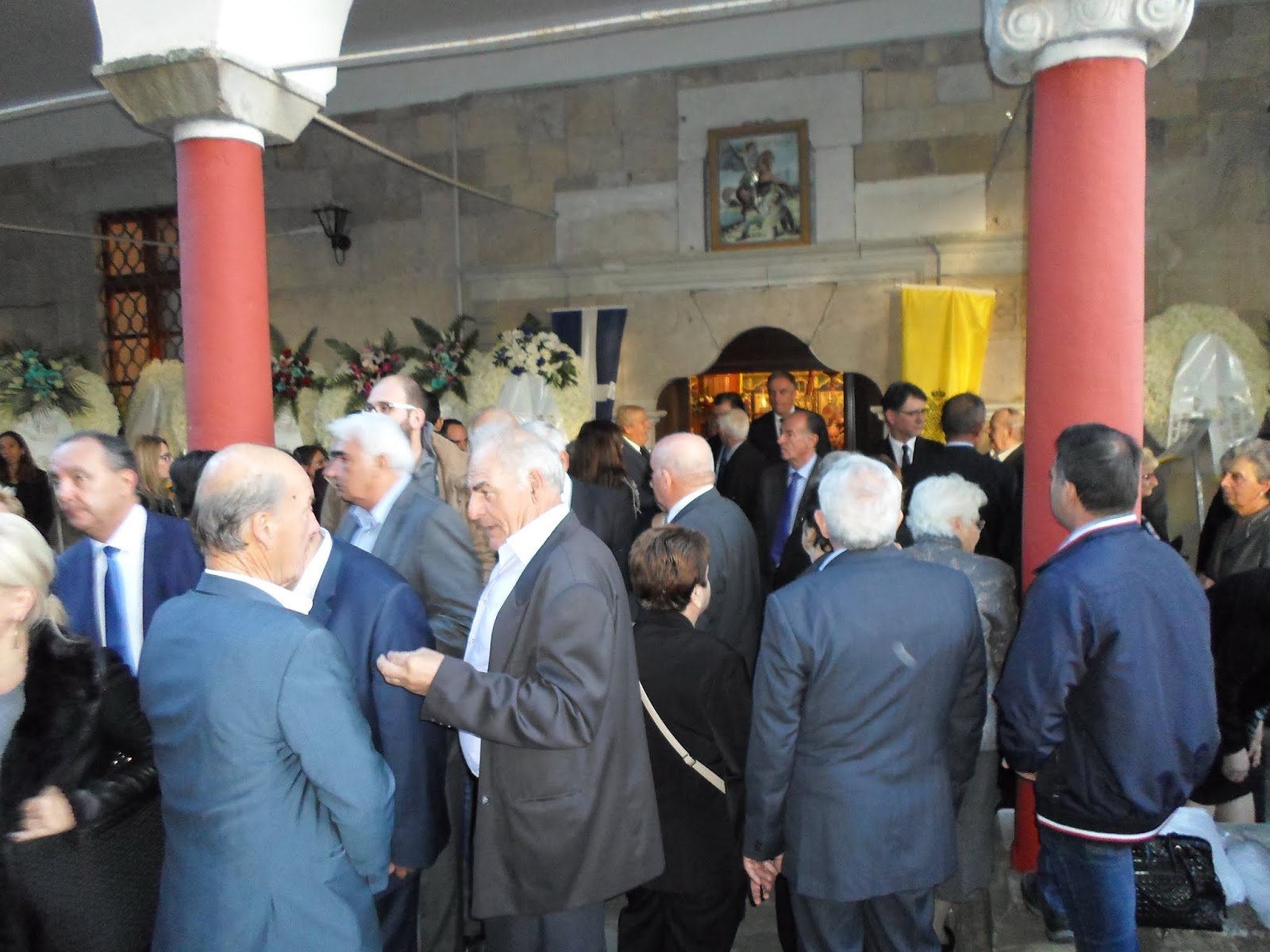 ΛΕΥΤΕΡΙΑ: ΚΟΛΙΝΔΡΟΣ: ΠΛΗΘΟΣ ΚΟΣΜΟΥ ΣΤΗΝ ΚΗΔΕΙΑ ΤΟΥ ΒΑΓΓΕΛΗ ΠΟΛΥΖΟΥ ...