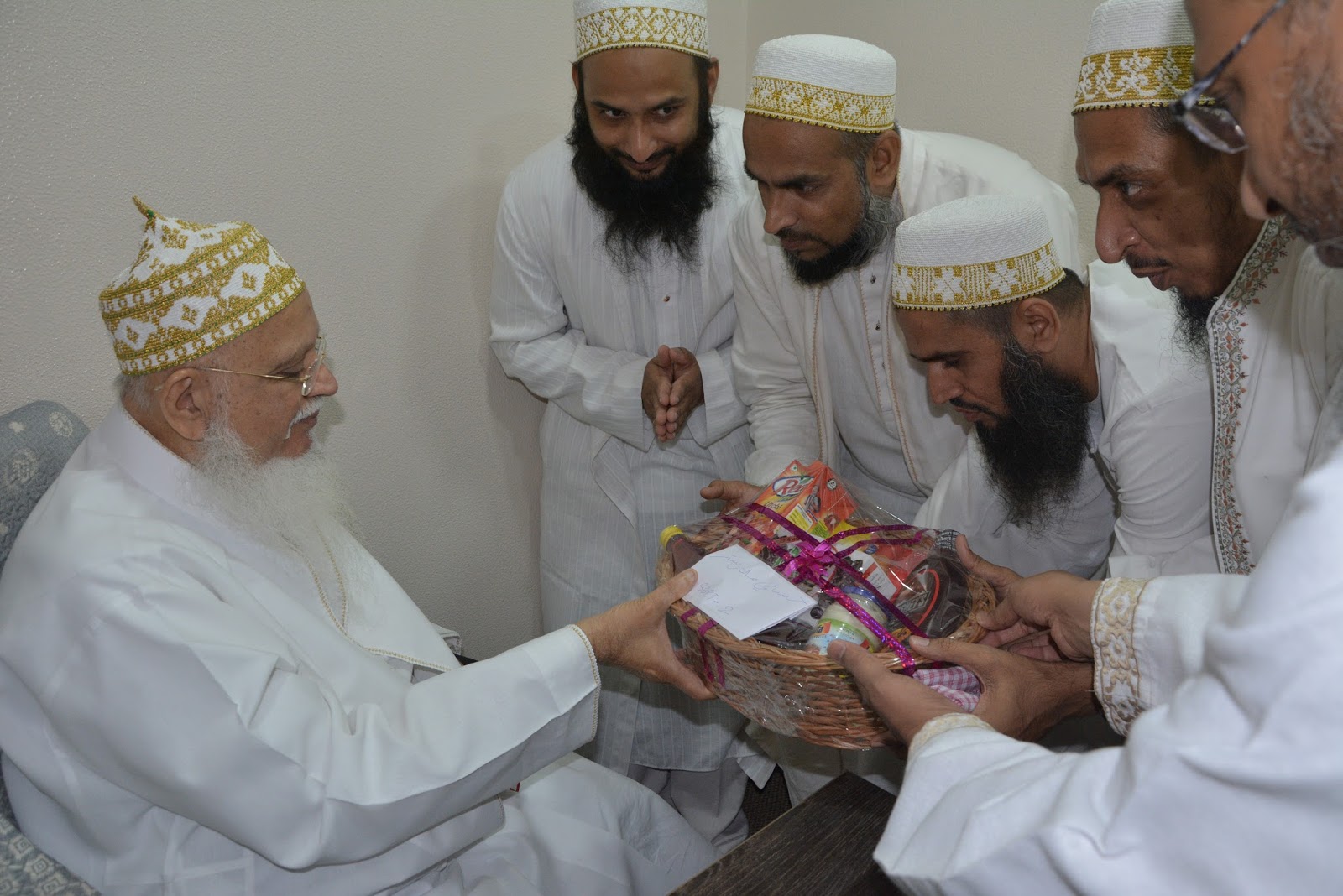 Hasani Madrasah: Shehzada Aali Waqaar Al Qaid Johar Bhaisaab Ezzuddin ...