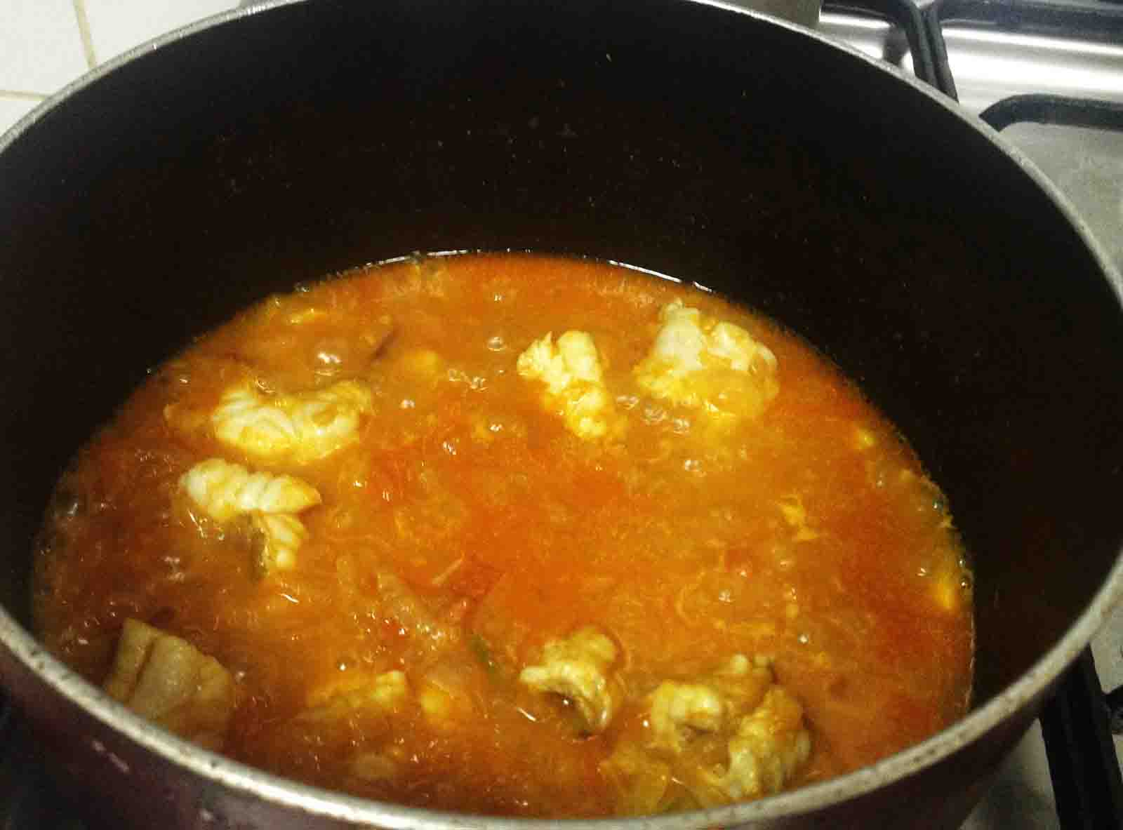 FISH FILLET RECIPE - SPICY FISH FILLET CURRY/ HOW TO FILLET A FISH