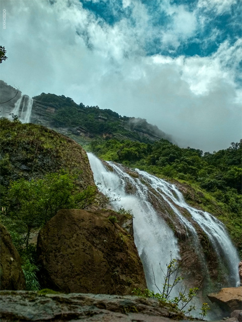 rupam sarma { xhobdo }: Enchanting Kynrem Falls