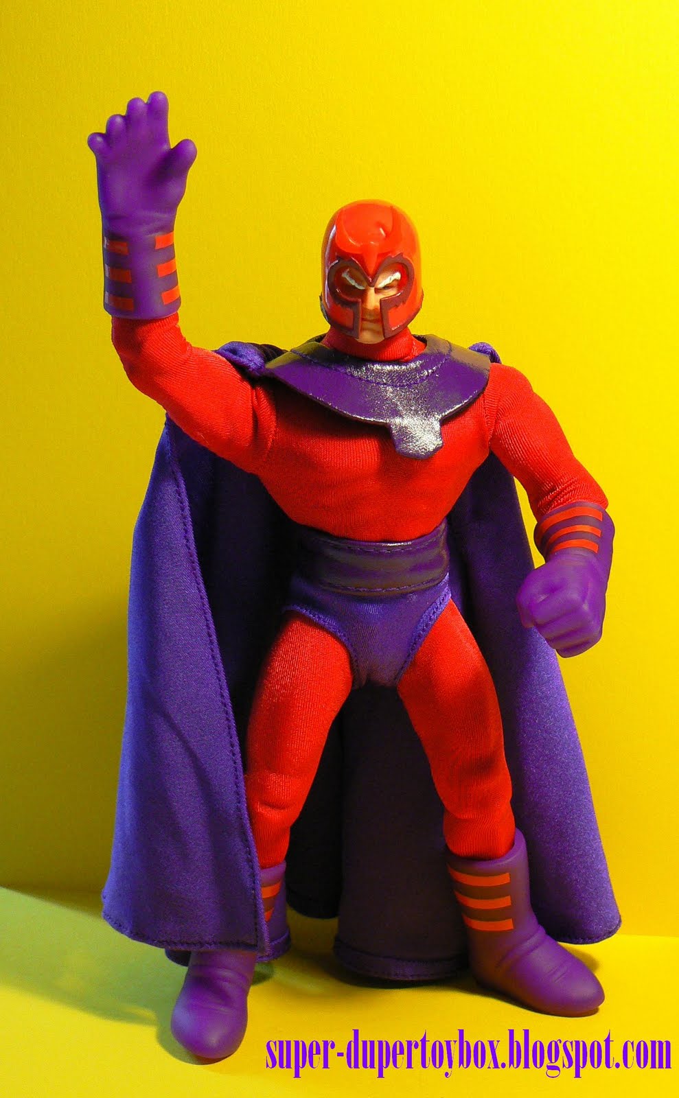 Super-DuperToyBox: Famous Covers Magneto by ToyBiz