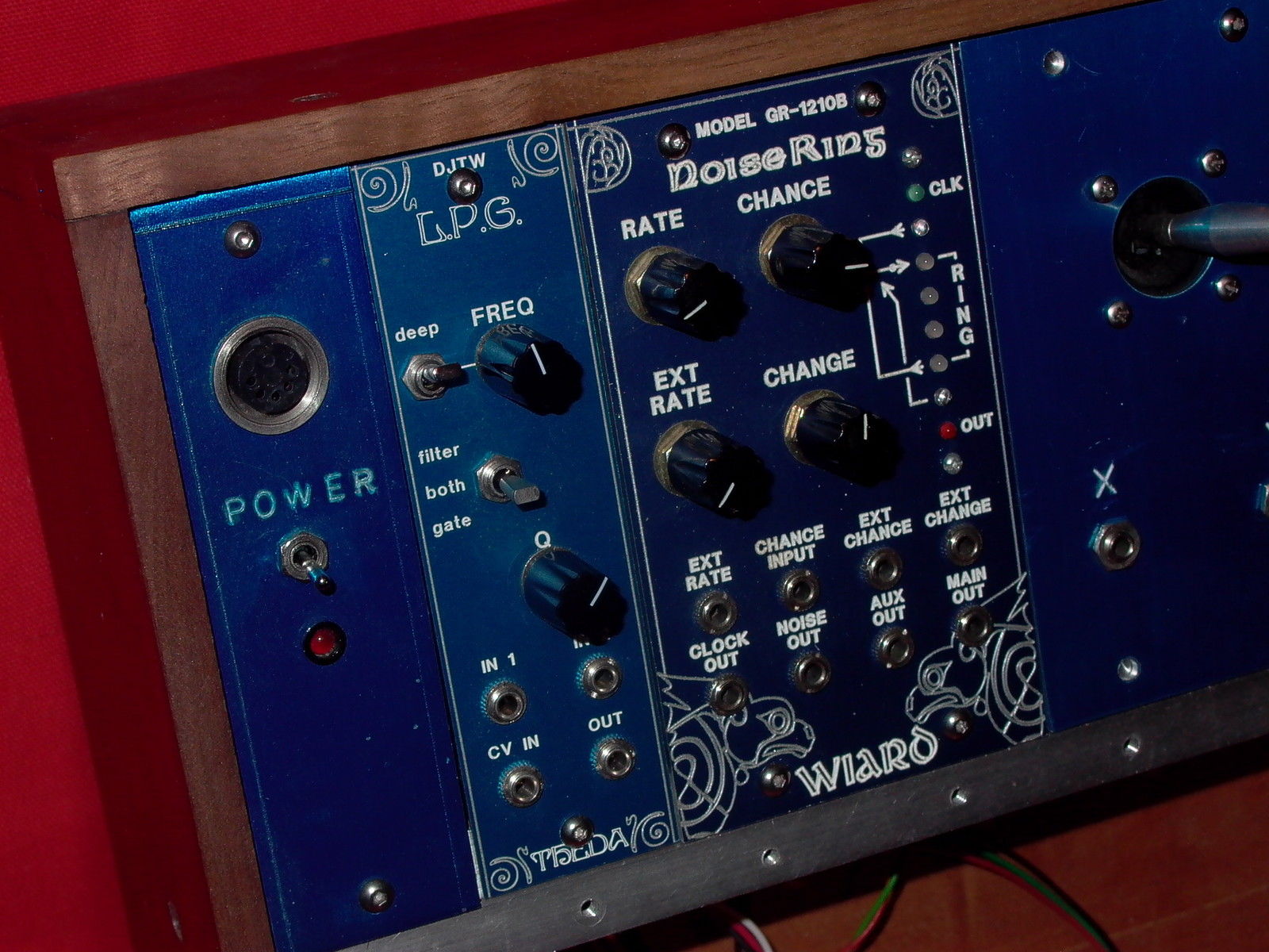 MATRIXSYNTH: WIARD MINI SYNTH WITH WALNUT SKIFF